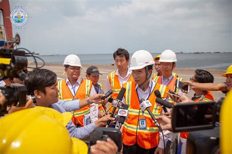 នៅ ម៉ោង ១១ ១៥ ព្រឹក ថ្ងៃ ព្រហស្បតិ៍ ៨ រោច ខែ ផល្គុន ឆ្នាំច សំរឹទ្ធិ ស័ក ពុទ្ធ សករាជ ២៥៦២ ត្រូវ