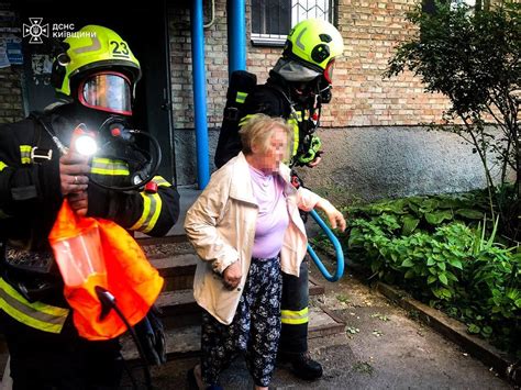 Пожежа в багатоповерхівці Борисполя мешканців евакуювали постраждала мати з дитиною Вечірній