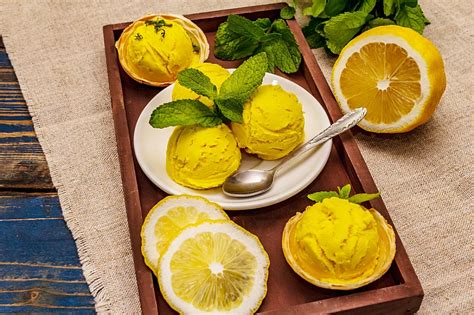 Подгответе сладолед од лимон на лесен начин Омилен десерт во летните денови Во Центар