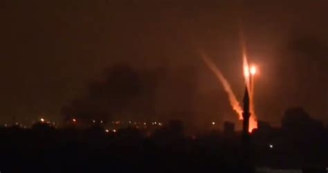 ХАМАС нанес самый массированный ракетный удар по Израилю с начала эскалации видео Minval