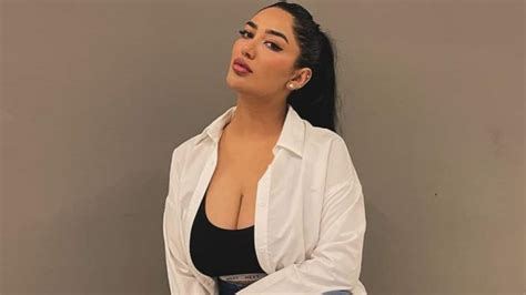 Pakistani Tiktoker Maryam Faisal Latest News Photos And Videos On Pakistani Tiktoker Maryam