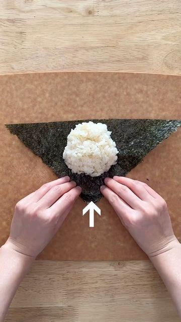 Yolijoli Yolijoli On Instagram Todak Table 님의 레시피 🎧 초스피드 삼각김밥😄🍙 Triangle Gimbap In Korea