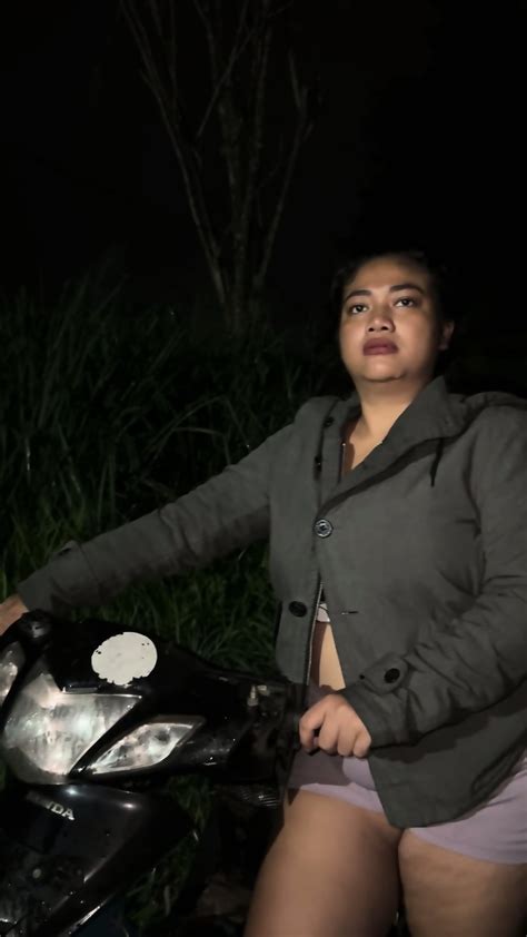 Tante Stw Montok Wajah Cantik Full Https Linktr Ee Bookingpsk