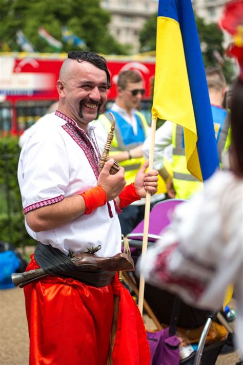 У Лондоні пройшов щорічний Марш вишиванок Bbc News Україна