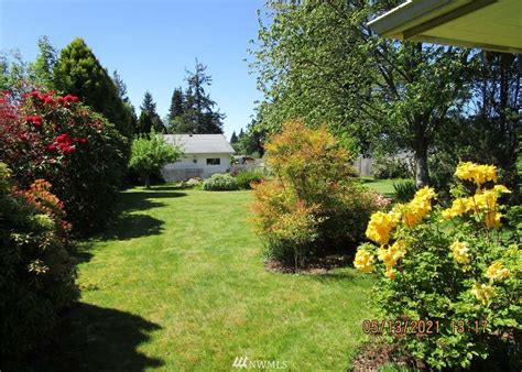 5022 Elm St Everett Wa 98203 Redfin