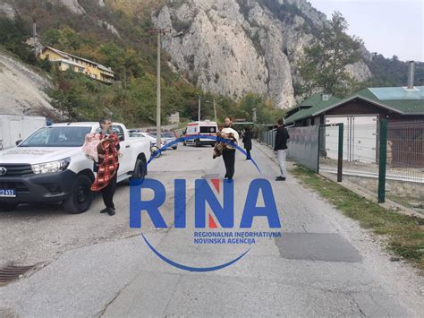 Двоје лица настрадало у несрећи код Овчар Бање преко десет повређено Путници из Зворника