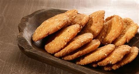 Add Sweetness To Your Holi Celebrations With Halwai Style Meethi