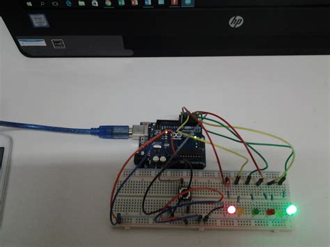 fritzing project usando arduino uno creamos cruce de semáforo