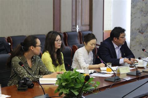 МУИС ийн барааны тэмдгийг албан ёсоор ашиглах анхны гэрээг байгууллаа Монгол Улсын Их Сургууль