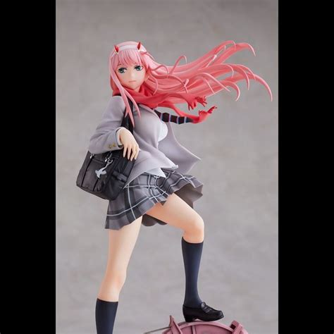 PVC Figure 1 7 Zero Two Uniform Ver Darling In The FranXX Re