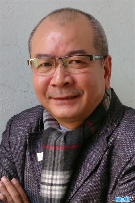 Nhà Văn Văn Công Hùng