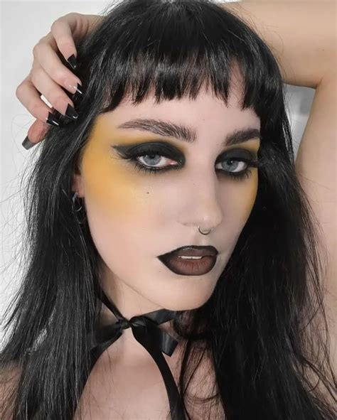 25 Goth Makeup Ideas From Subtle To Glamorous Looks