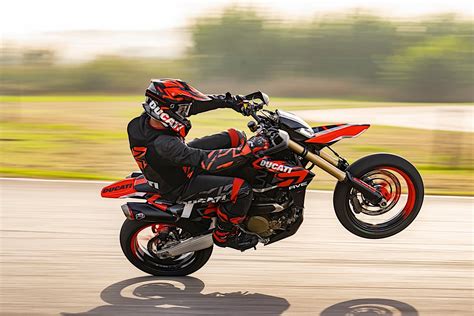 Ducati Hypermotard 698 Mono Is The First To Use The New Superquadro
