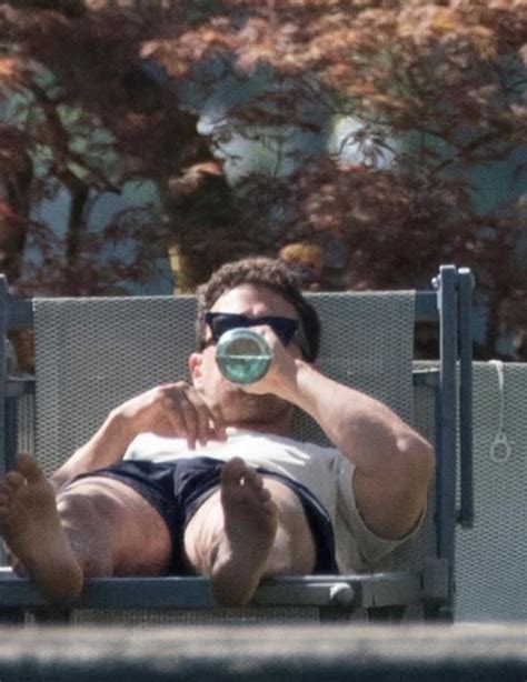 Theo Jamess Feet