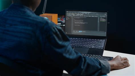 การใช้ javascript libraries เช่น react และ vue js อย่างมีประสิทธิภาพ