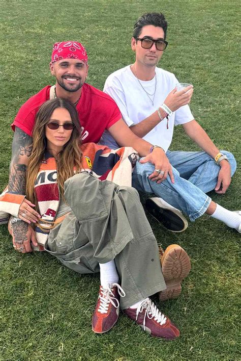 Mormon Wives Chase Mcwhorter Kisses Hallie Batchelder At Coachella