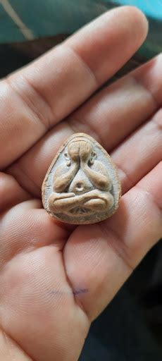 พระปิดตาพิมพ์เล็ก รุ่นแรก หลวงพ่อมาลัย วัดบางหญ้าแพรก อจ ตี๋ใหญ่ จ สมุทธสาคร ปี 2527 D 1