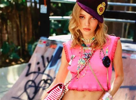 Lily Rose Depp Après La Polémique Des Photos Topless Elle Prend Une Décision Radicale Public