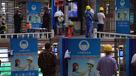 4k人脸识别扫码进入工地视频素材下载