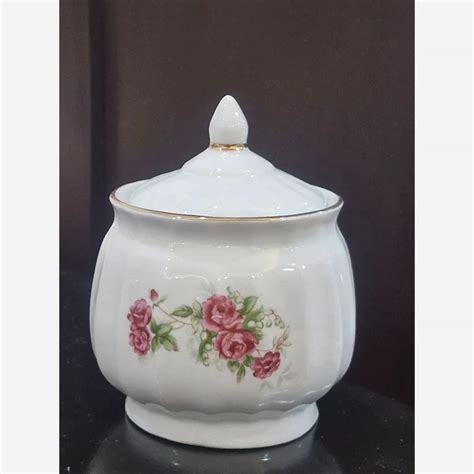 خرید و قیمت قندان چینی گل سرخ پس کرایه از غرفه لوازم خانگی چینی عمده جزئی