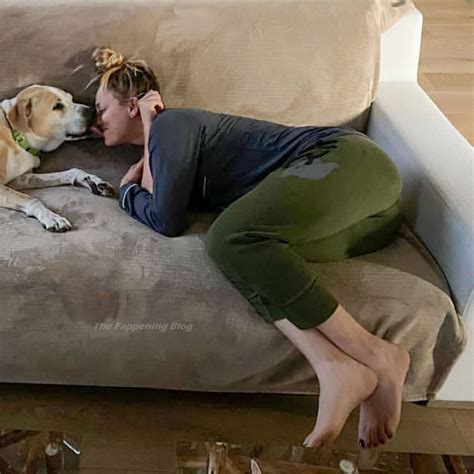 Kaley Cuoco Sexy Collection 7 Photos TheFappening