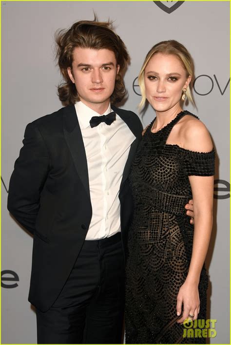 Stranger Things Joe Keery And Girlfriend Maika Monroe Couple Up At