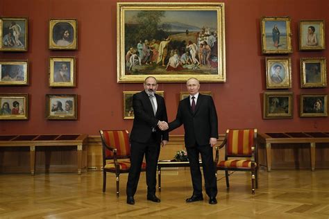 Armenian Russian Leaders Discuss Lachin Corridor Impasse