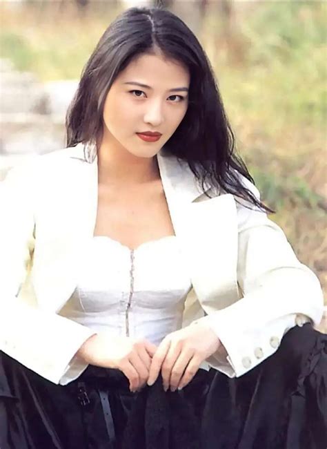 周海媚年轻时旧照