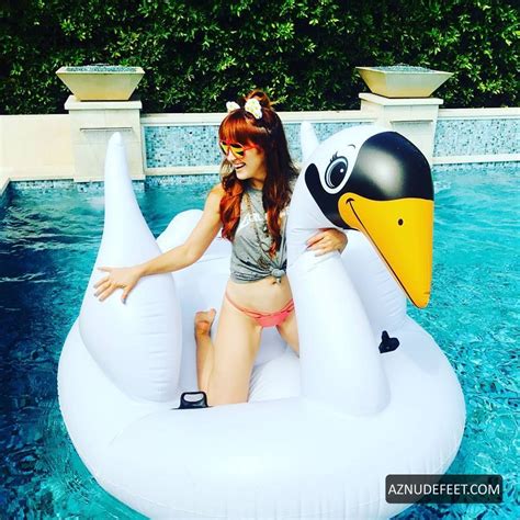 Nicole Derseweh Feet Aznudefeet