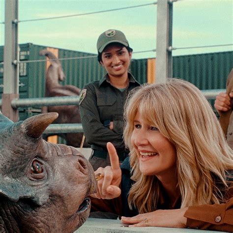 Pin By Pinner On Ch Ellie Sattler Jurassic World Jurassic World New Jurassic World