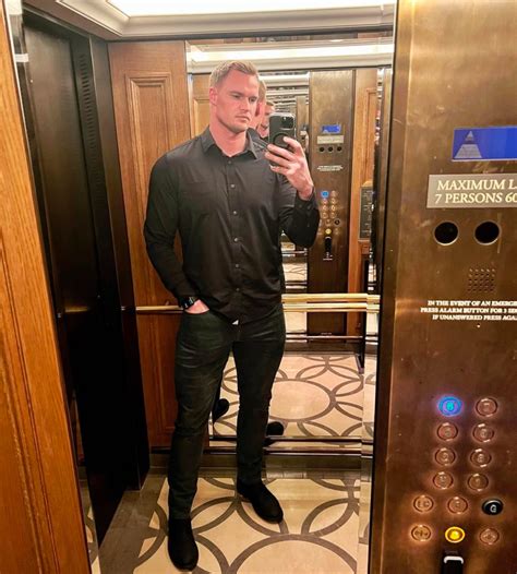 Conoce A Austin Boggan El Sexy Guardaespaldas De Jlo Estilodf