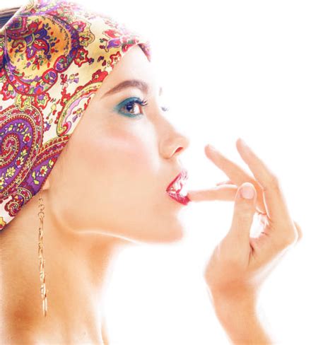 260 Maquillage De Gitane Photos Taleaux Et Images Libre De Droits Istock