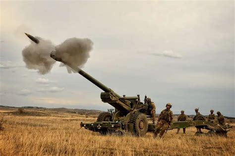 Italian Army To Get Modernized Fh70 155mm Towed Howitzers