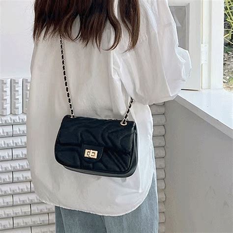 미니 퀼팅 체인 크로스백