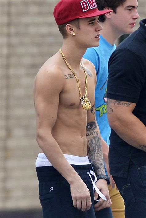 Shirtless Male Celebs Justin Bieber