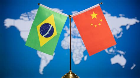 Си Цзиньпин поздравил Лулу да Силву со вступлением в должность президента Бразилии Cgtn на русском