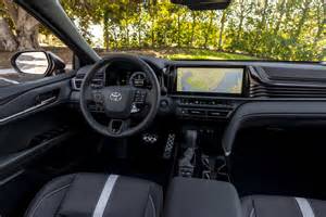 2025 Toyota Camry Le Vs Camry Se Key Differences Autoblog