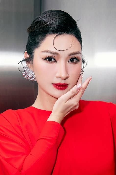 Nguyễn Hồng Nhung Không Nghĩ Mọi Người Yêu Thương Mình đến Thế