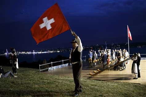 Destination De Lune De Miel La Plus Sexy Mamie Star De Heavy Metal Et Les Sex Boxes L Actu