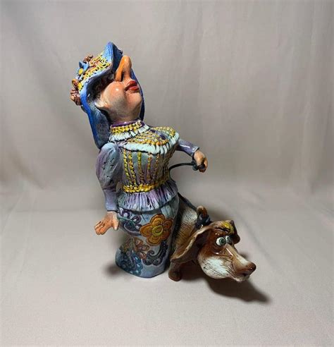 Скульптура статуетка кераміка дама з собачкою — ціна 2200 грн у каталозі Статуетки Купити