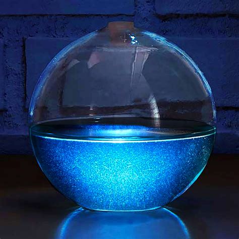 Bioluminescent Algae Lamp