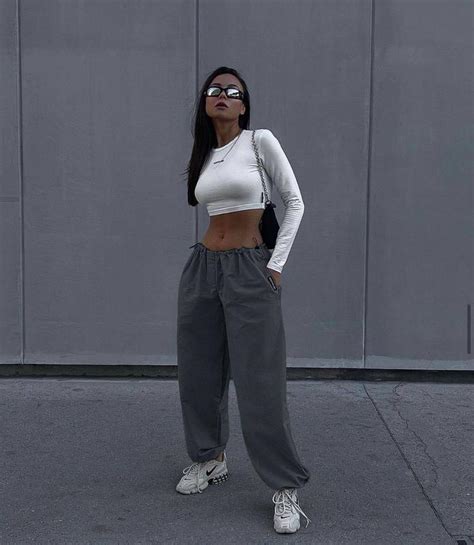 Штаны карго — ціна 555 грн у каталозі Брюки Купити жіночі речі за доступною ціною на Шафі