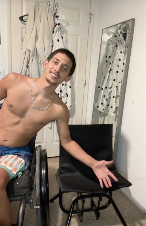 This Paralyzed Man And His Fiancée Explained How They Have Sex And