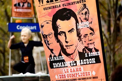 Проходящий во Франции общенациональный день протеста назвали черным вторником Российская газета