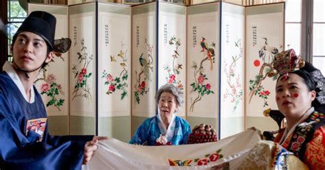 윤여정 존재감이 다 했다결혼 피로연 첫 주말 관객 반응 터졌다