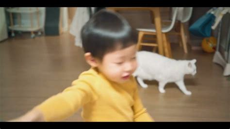 모래놀이와 새 장난감들 Youtube