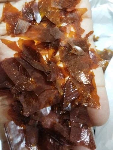 Golden And Brown Lemon Shellac Flakes Packaging Type Loose At ₹ 900