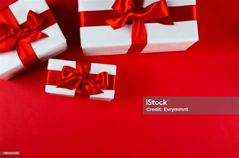 플랫 레이 컴포지션의 크리스마스 테마 아이템이 있는 텍스처 배경 2020년에 대한 스톡 사진 및 기타 이미지 2020년 계절 공휴일 Istock