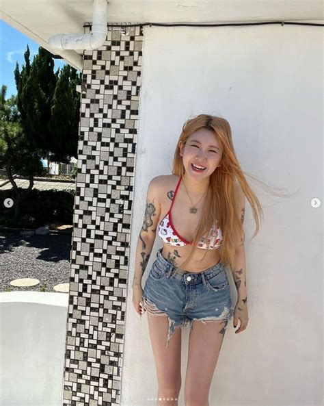 백예린 타투 드러낸 비키니 핫팬츠··· 아찔한 노출 패션에 깜짝 비하인드