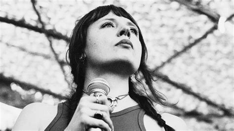 Mathilde Caillard Lactiviste Qui Fait De La Lutte Une Fête Combat